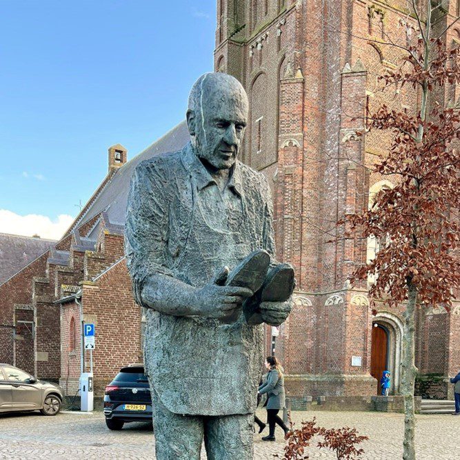 De Schoenmaker: eerbetoon aan de schoenindustrie in Moergestel ...